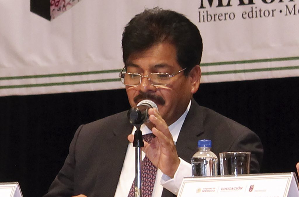 El Alcalde Francisco Chíguil Figueroa presenta su libro “Federalismo ...